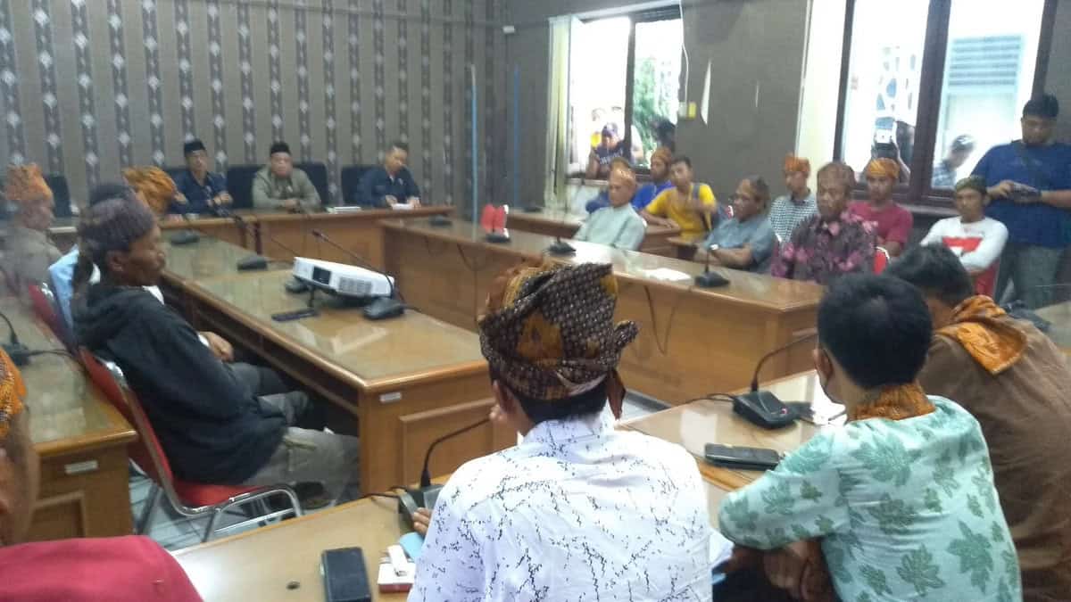 Pilkades Ditunda Hingga Pemalsuan Tandatangan, Masyarakat Adat Desa ...
