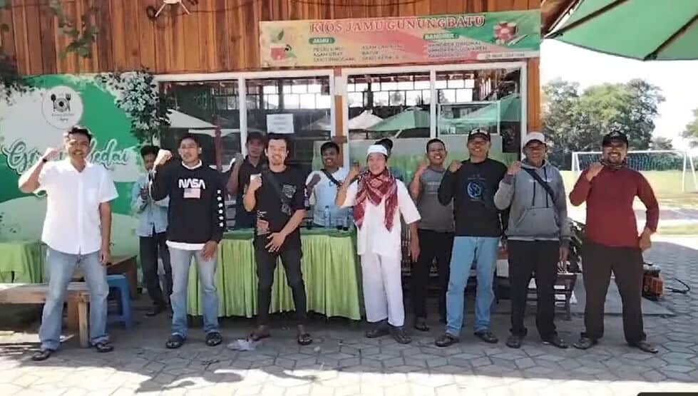 Barisan Muda Hasbi Cilograng Gagas Jum’at Bersih, Jaga Lingkungan ...