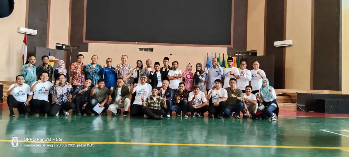 Dr. Nasir MP Nahkodai Ketua Umum DPD HA IPB Banten dan Dr. Dodi ...